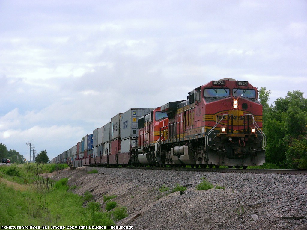 BNSF 4824